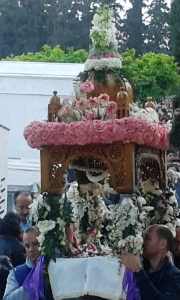 The Epitaphios procession is quite different in a cemetery (pictures)