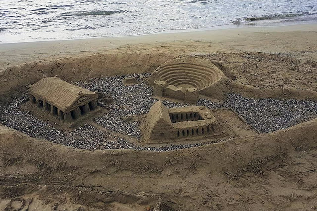 Important Monuments of Ancient Greece on one ...beach