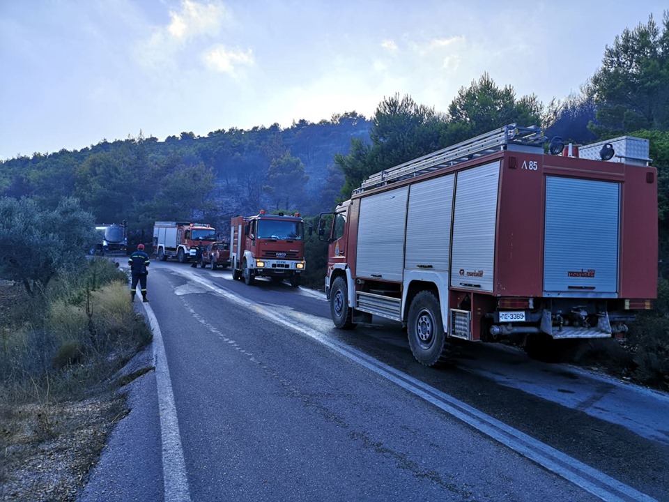 Zakynthos: Two fires break out simultaneously in Maries (UPD)