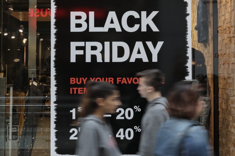 Black Friday, Cyber Monday and open stores on Sunday