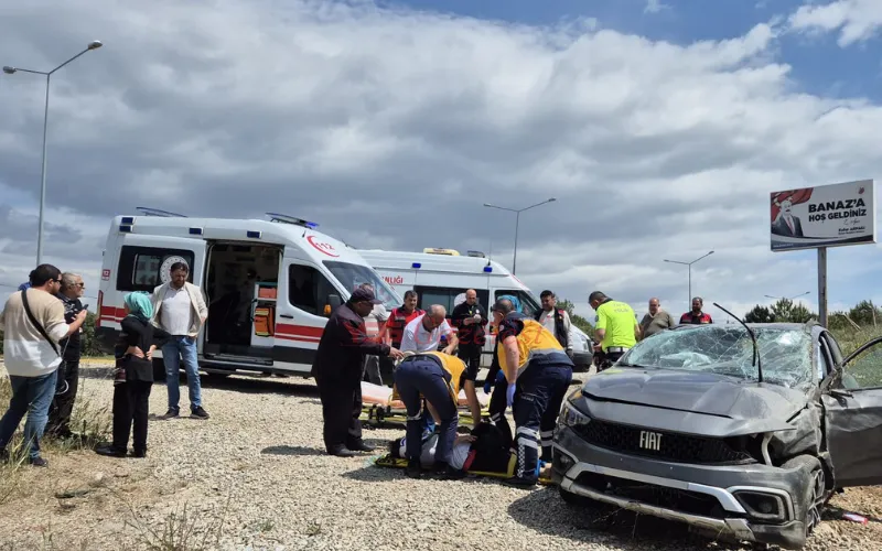 Greek woman dies, two injured in car accident in west Turkey