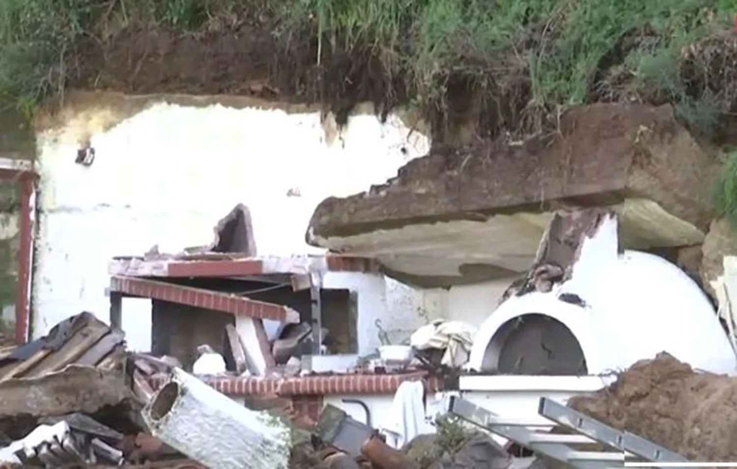 Landslide at Ancient Olympia threatens houses (video)
